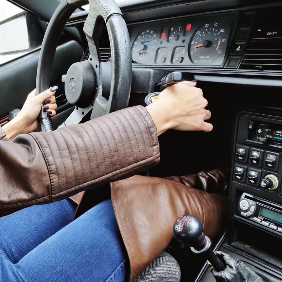 Diana & Jane Drain the Battery in the Renault in Boots - Pump That Pedal