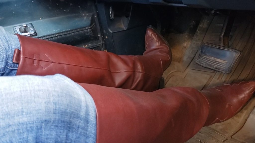 1407 - Vivian's Red Cowgirl Boots Brake Failure in the Monte Carlo ...